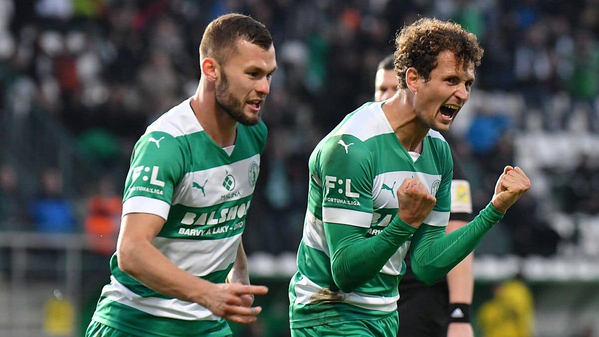 Za konec první půle bylo šest hráčů zralých na vystřídání, řekl po ...