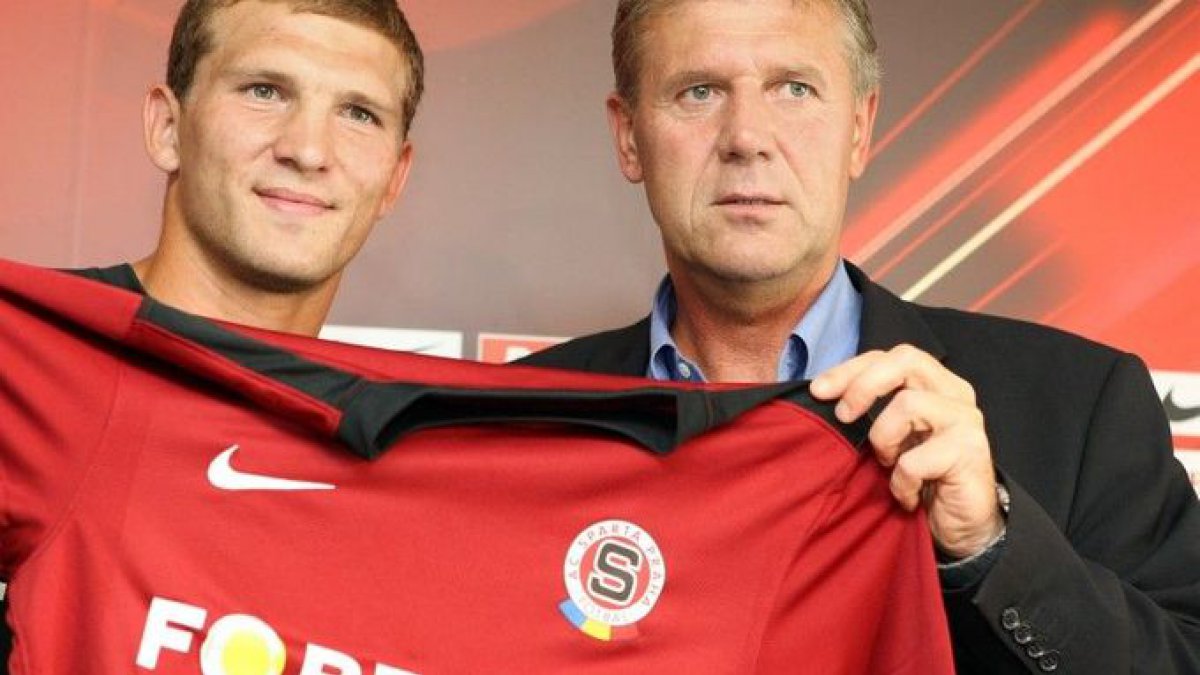 Ruský kanonýr měl být ve Spartě hvězdou. Nakonec vyhořel