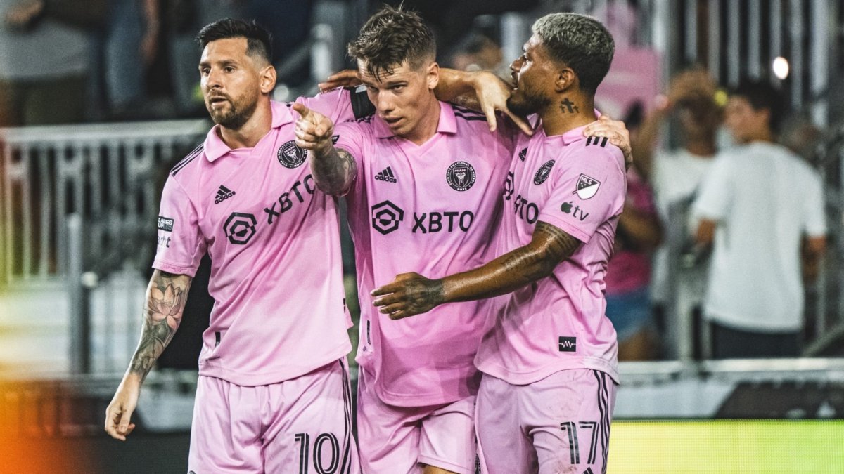 Inter láká další ex-hvězdu Barcelony. Kdo se připojí k Messimu?