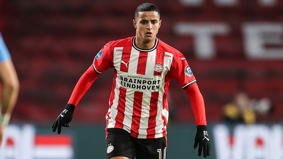 Slavia bere nizozemského Laviho. Srovná Trpišovský průšviháře?