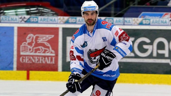 Hokejový reprezentant překonal rodinnou tragédii. Randí s misskou